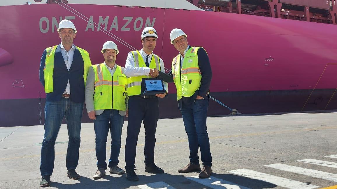 Llegó a Buenos Aires el primer buque magenta de la naviera japonesa ONE ...